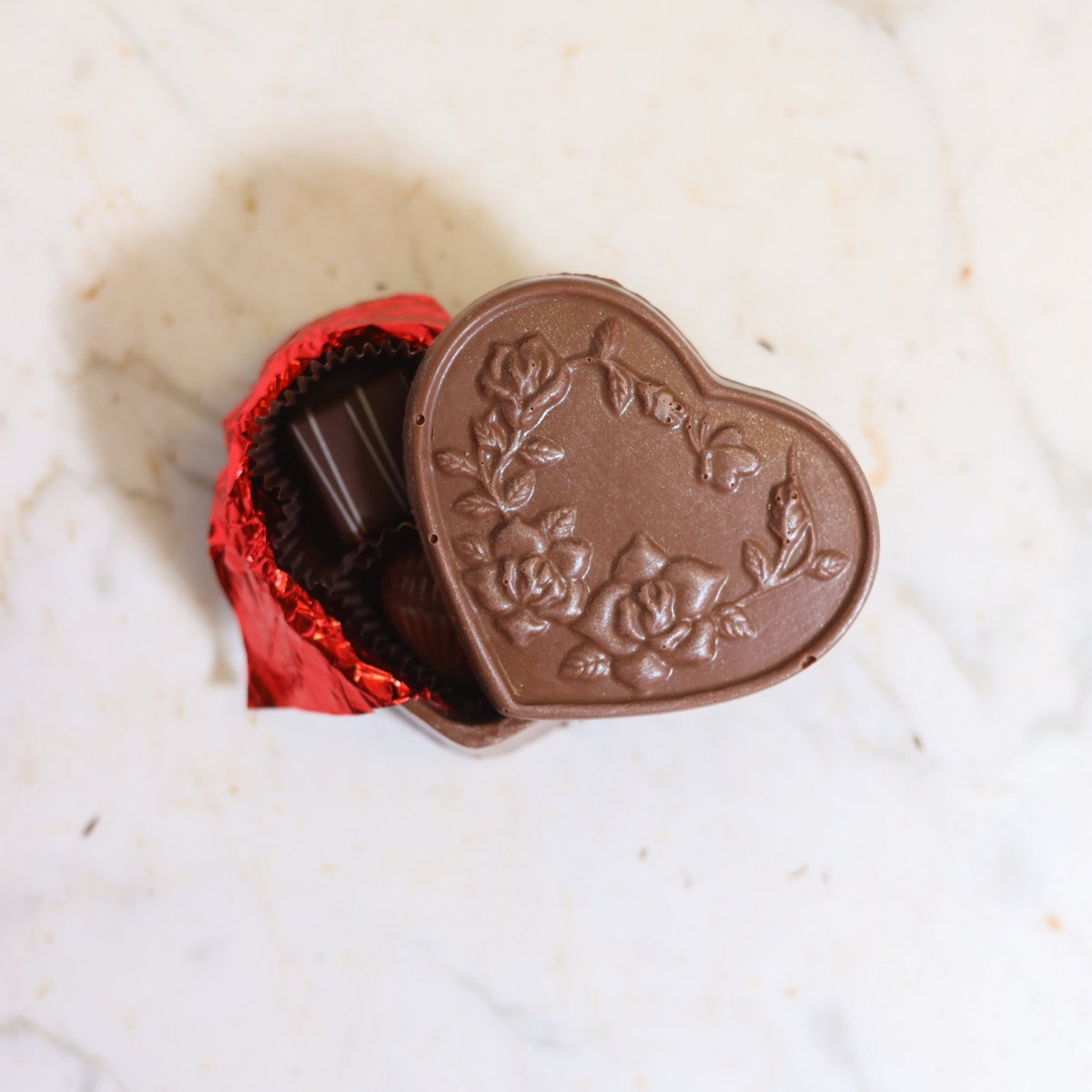 Rose Vine Heart Shaped Chocolate Box – Chocolates Etc - Always The Best